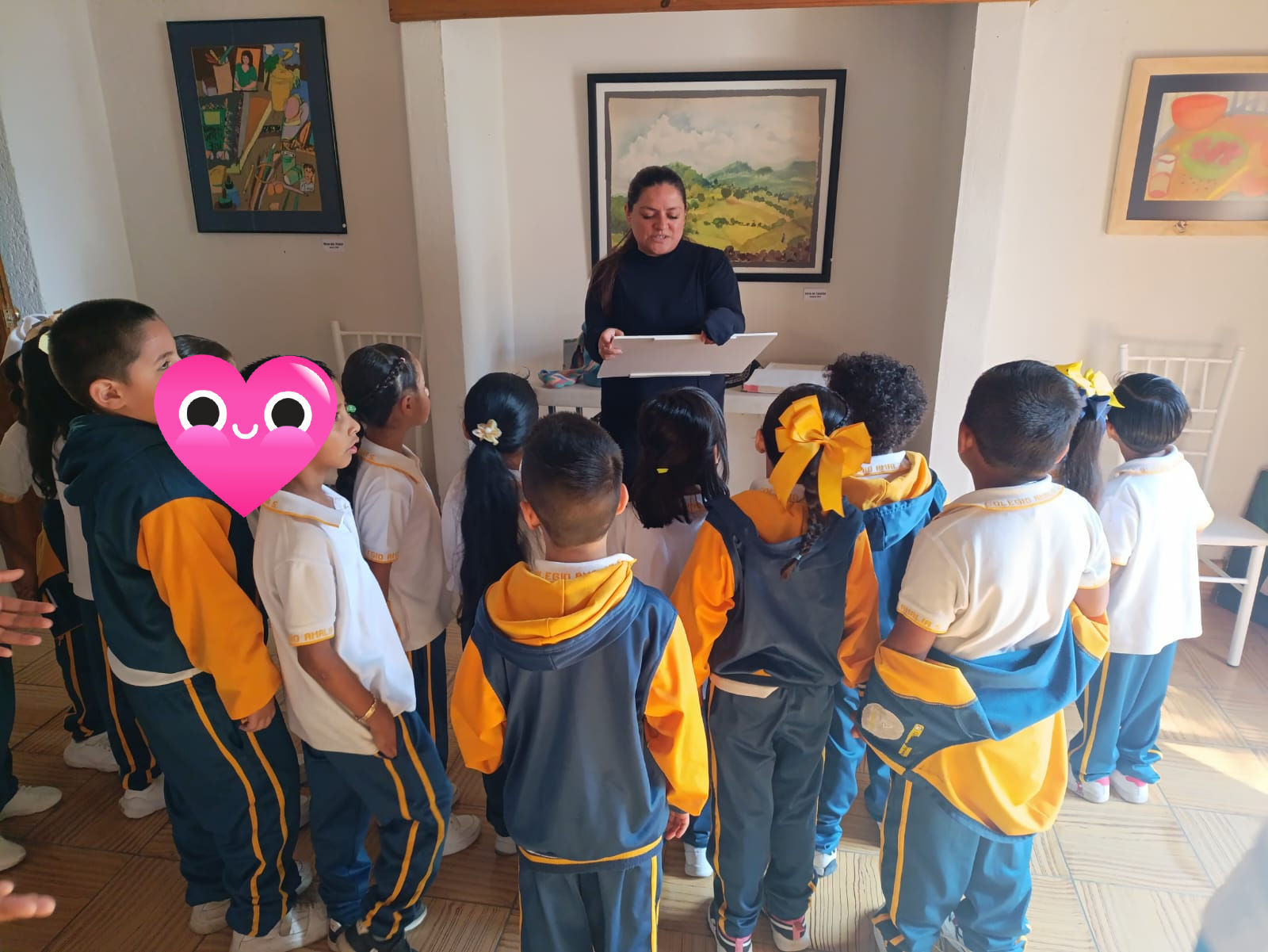 CENTRO CULTURAL AMALIA SOLORZANO DE TACAMBARO RECIBE CONSTANTEMENTE A ...